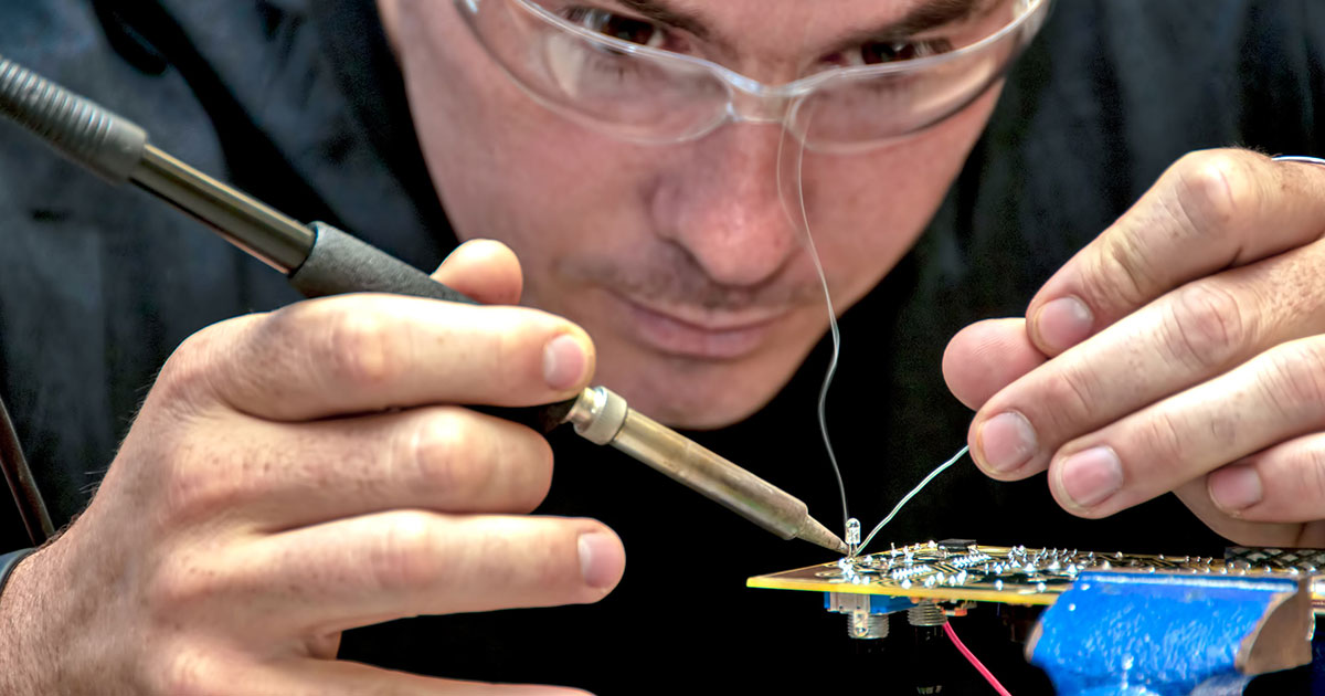 Electronics Engineering Technician Program | Niagara College