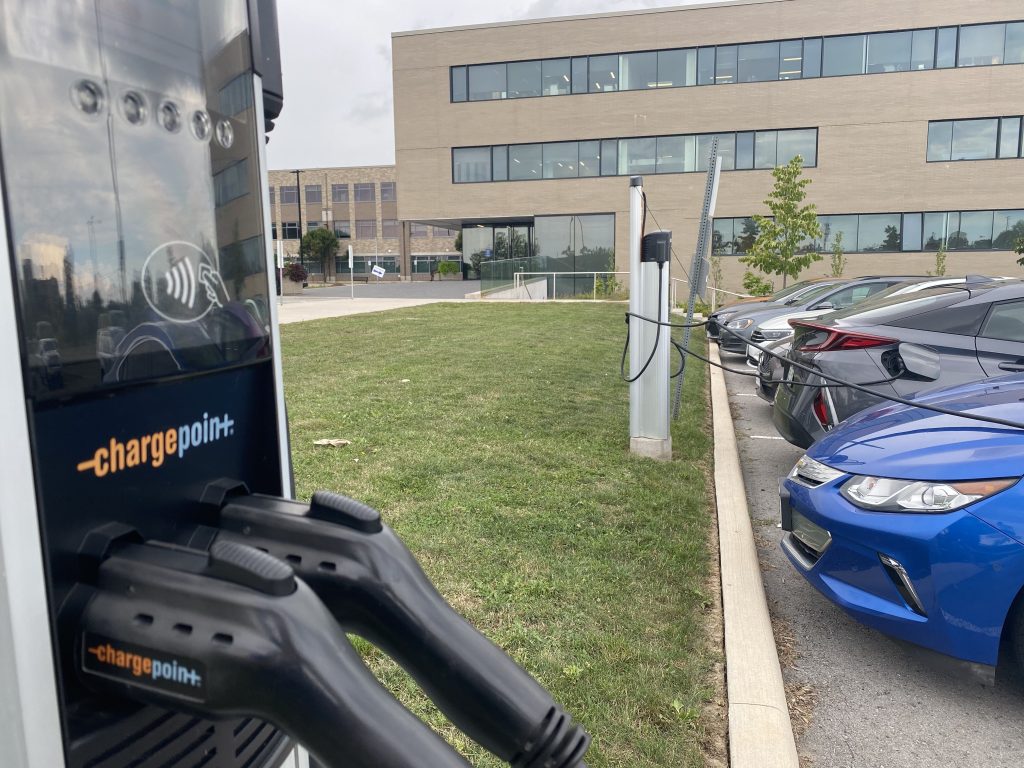 Niagara College installs new electric vehicle charging stations and ...
