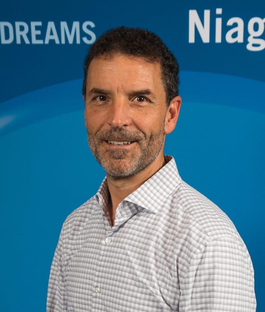 NC mourns the loss of former Governor Keith Simmonds | Niagara College